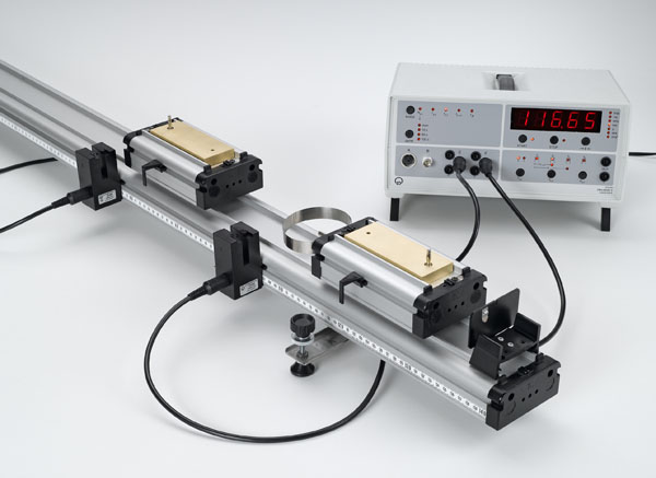 Energie et impulsion lors du choc élastique et inélastique sur le rail ...
